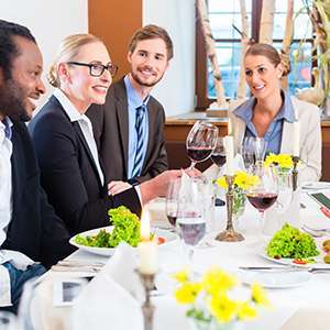 5 Creative Team Building Ideas for Pre-Trade Show Preparation